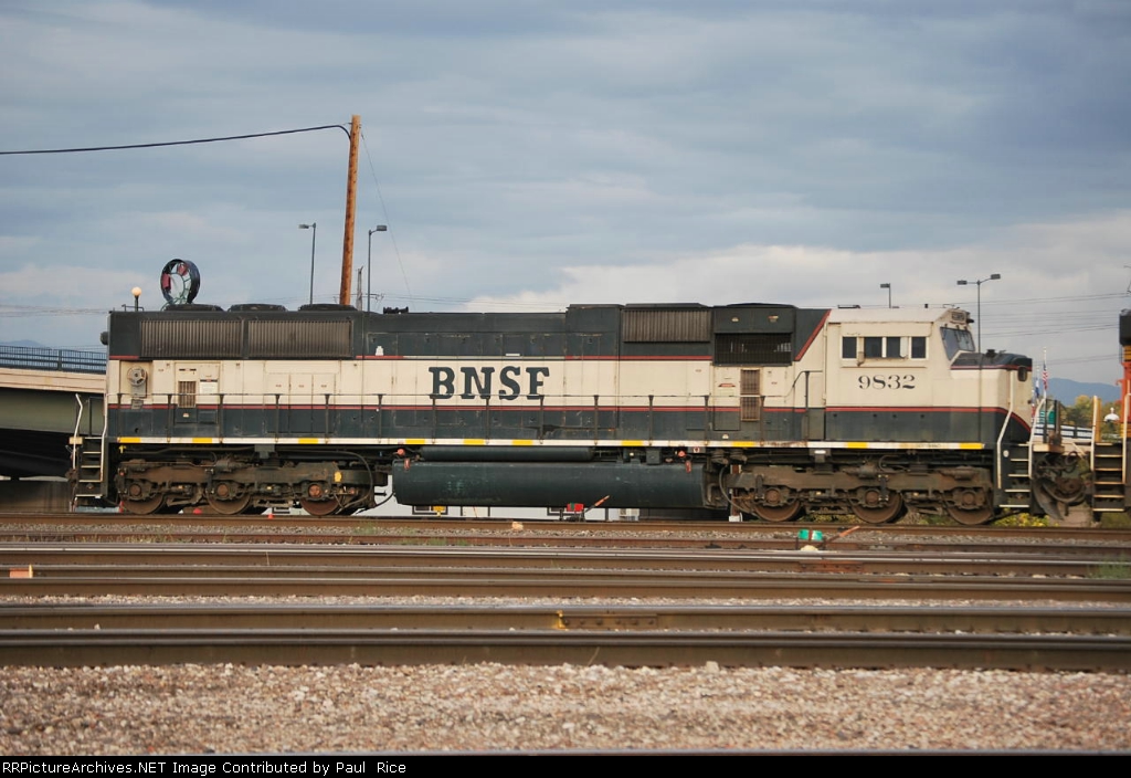 BNSF 9832